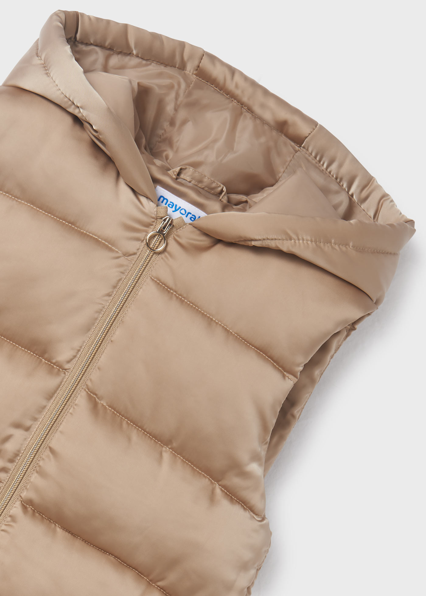 Chaleco acolchado con capucha para chica Sand | Mayoral