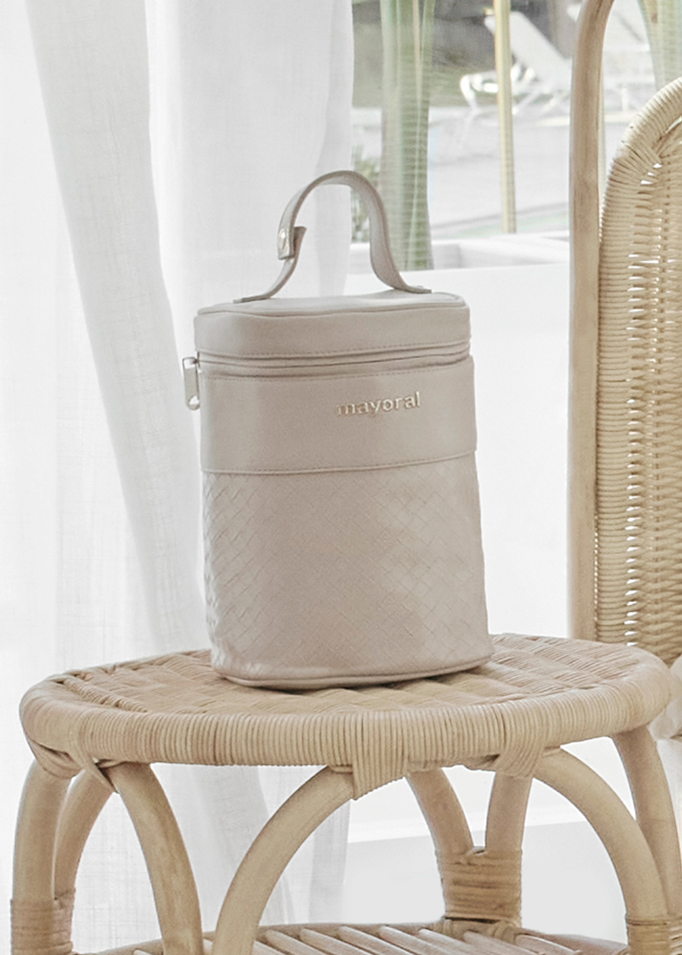 Nevera trenzada pequeña bebé Avena | Mayoral